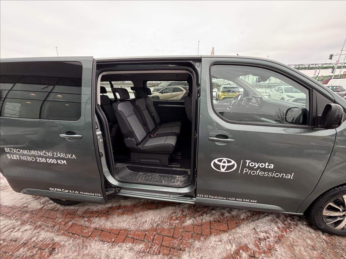 Prodej Toyota - Proace Family 8S Webasto | tutut.cz